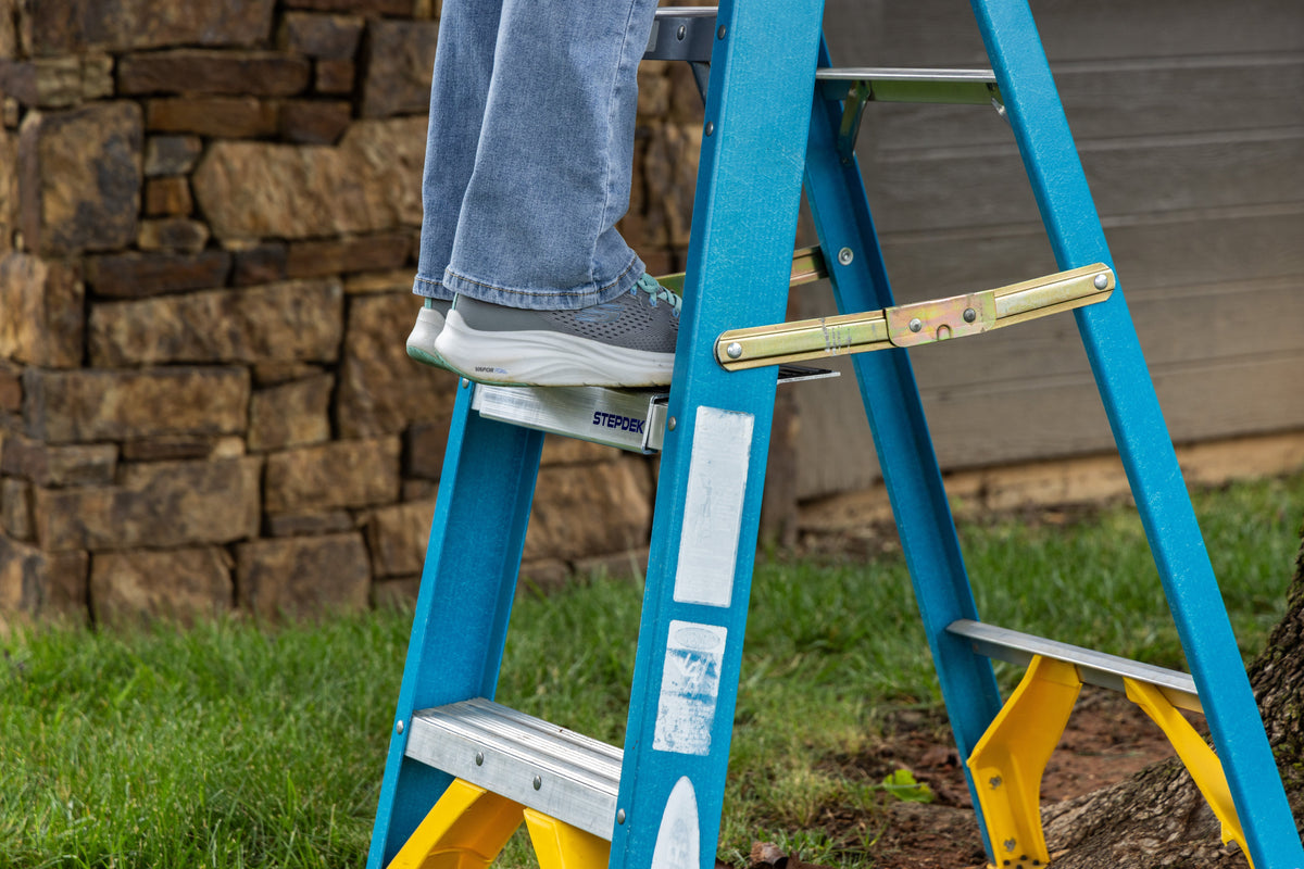 Built for Anyone who Works on a Ladder! – Stepdek